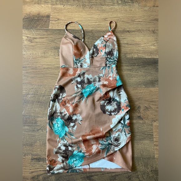 Windsor | Dresses | Windsor Floral Body Con Dress | Poshmark